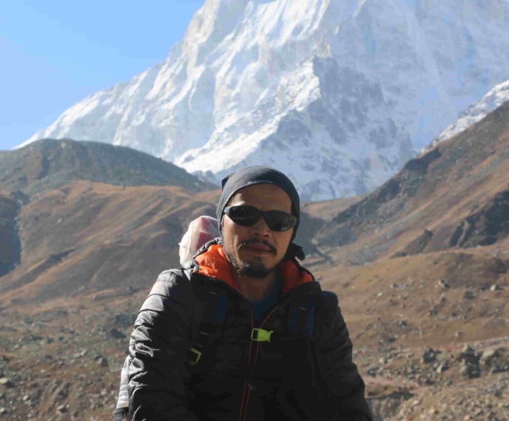 Proper Backpack Lifting Techniques | Expert Tips for Safe Hiking